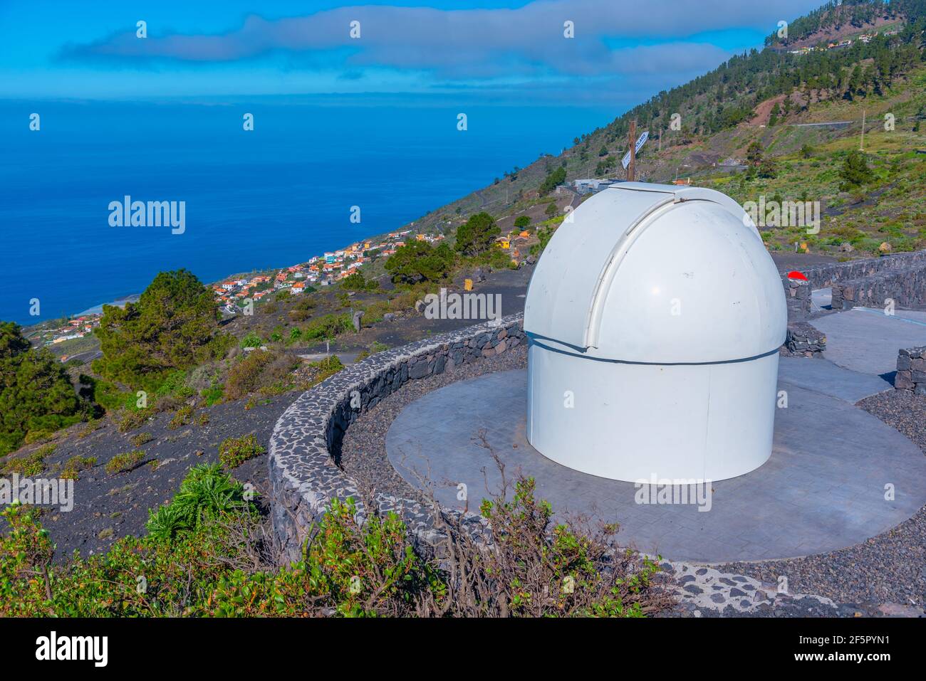 Astonomy telescope hi-res stock photography and images - Alamy