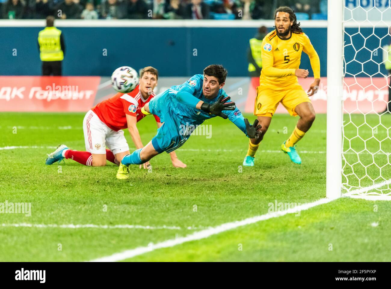 Thibaut courtois genk hi-res stock photography and images - Alamy