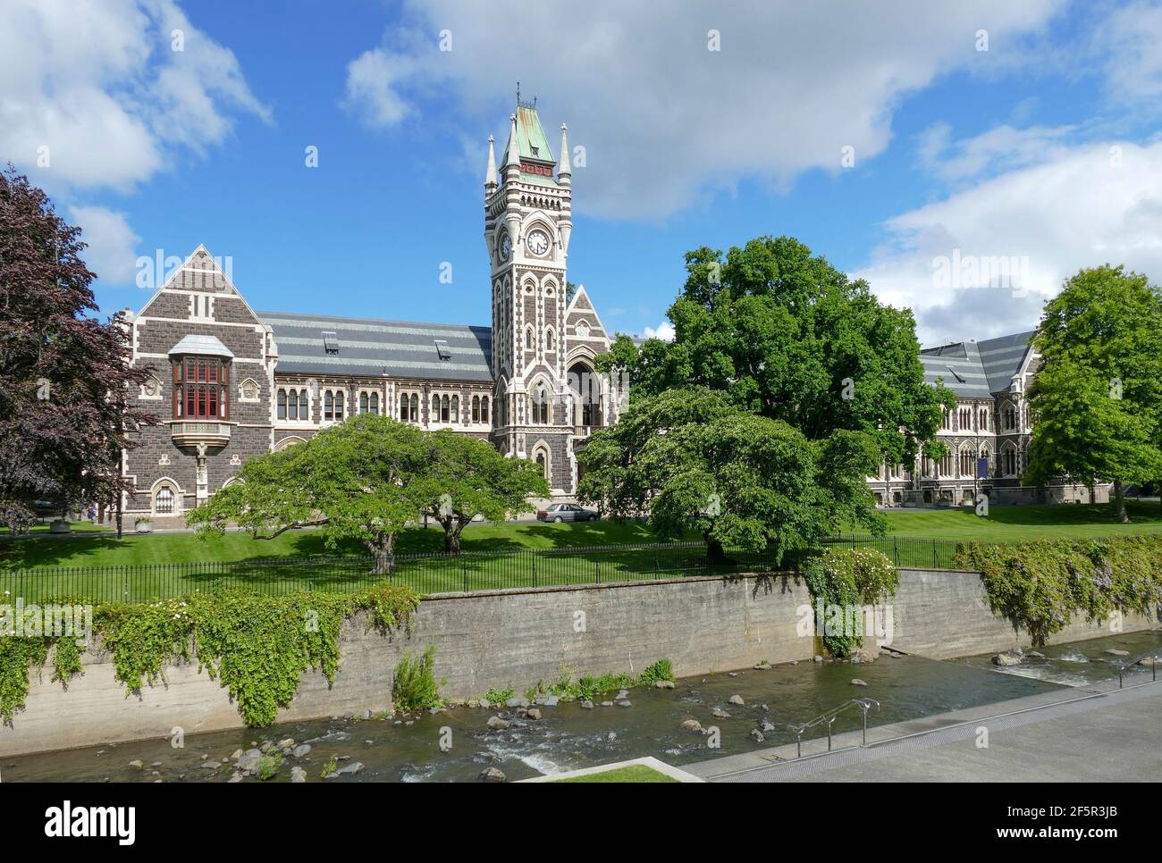 The University of Otago located in Dunedin, a city at the South Island ...