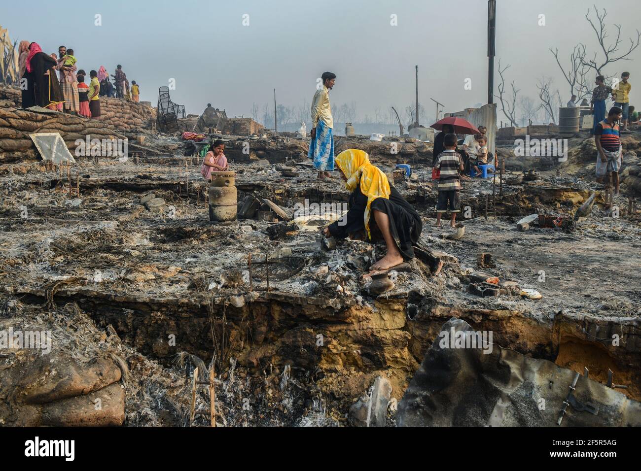 Rohingya refugee-camp fire Stock Photo - Alamy