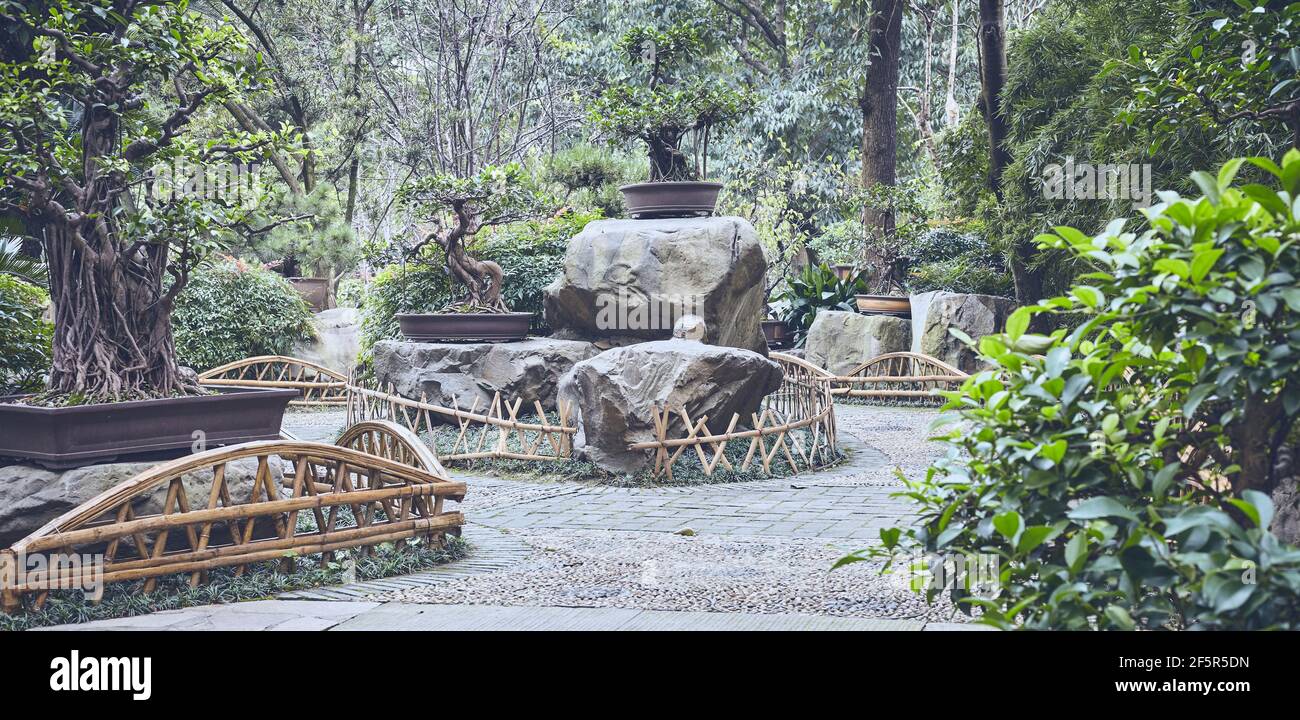 Path in chinese garden hi-res stock photography and images - Alamy