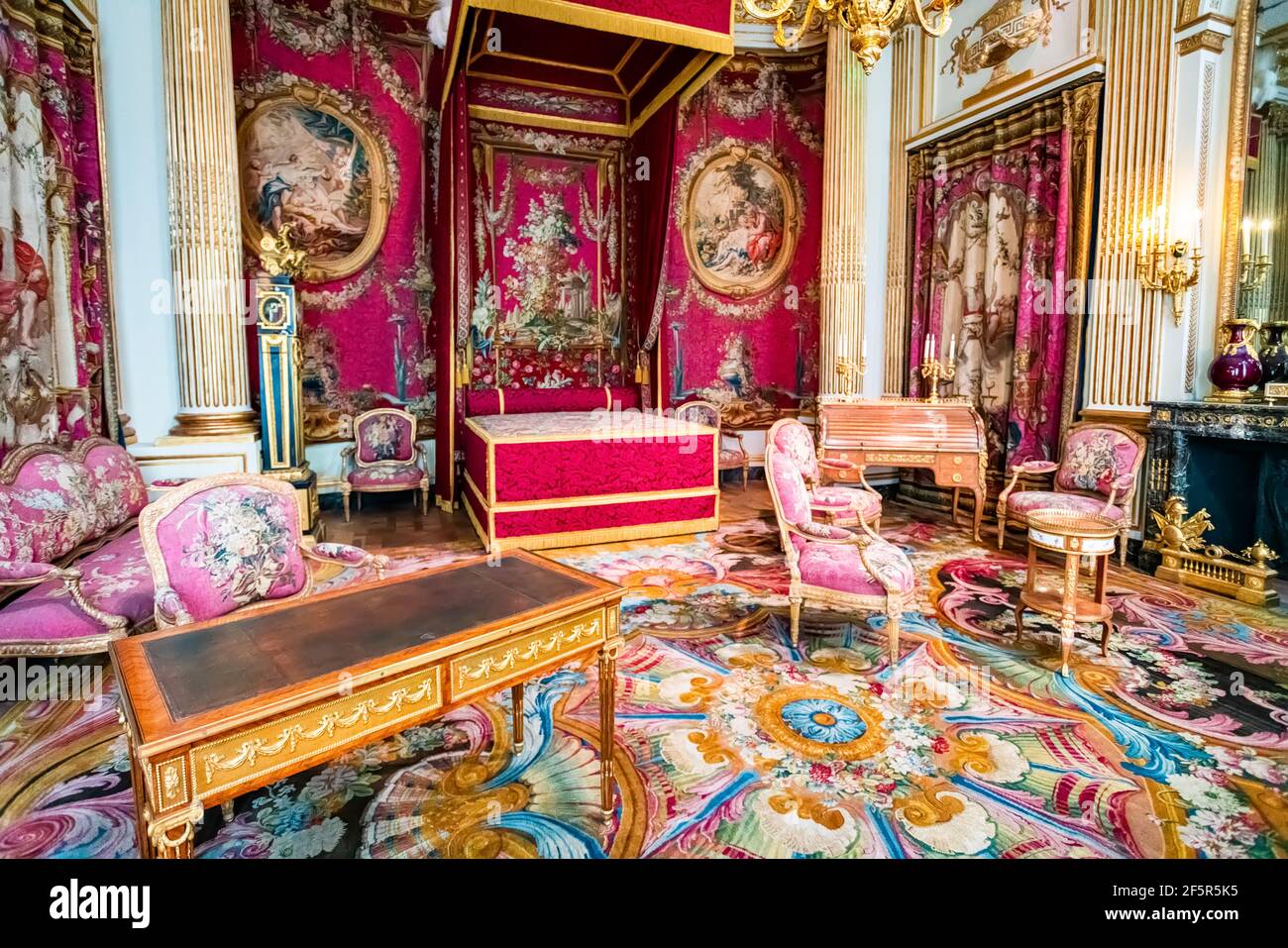 Louvre museum furniture hi-res stock photography and images - Alamy