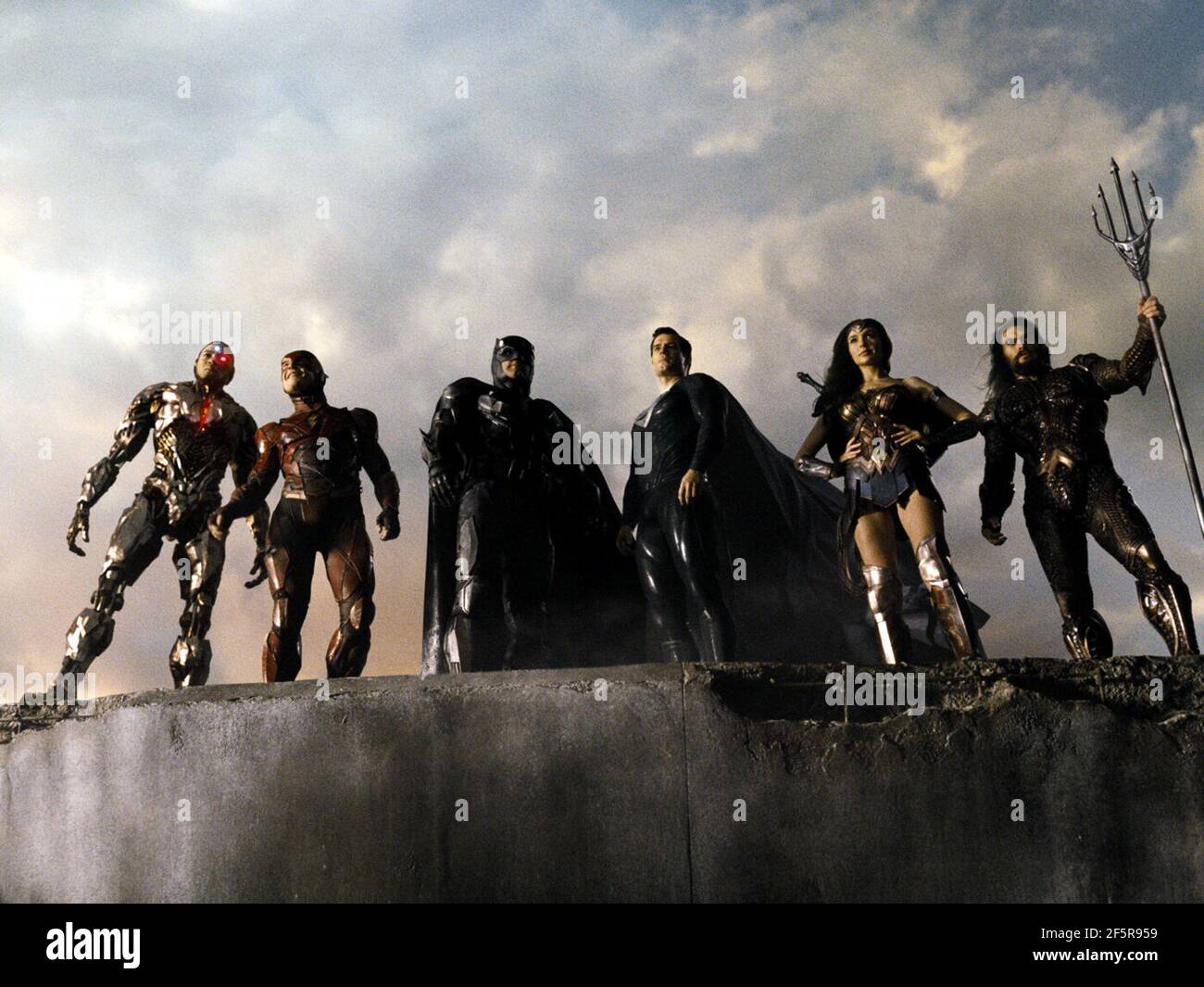 Snyder cut justice league hi-res stock photography and images - Alamy