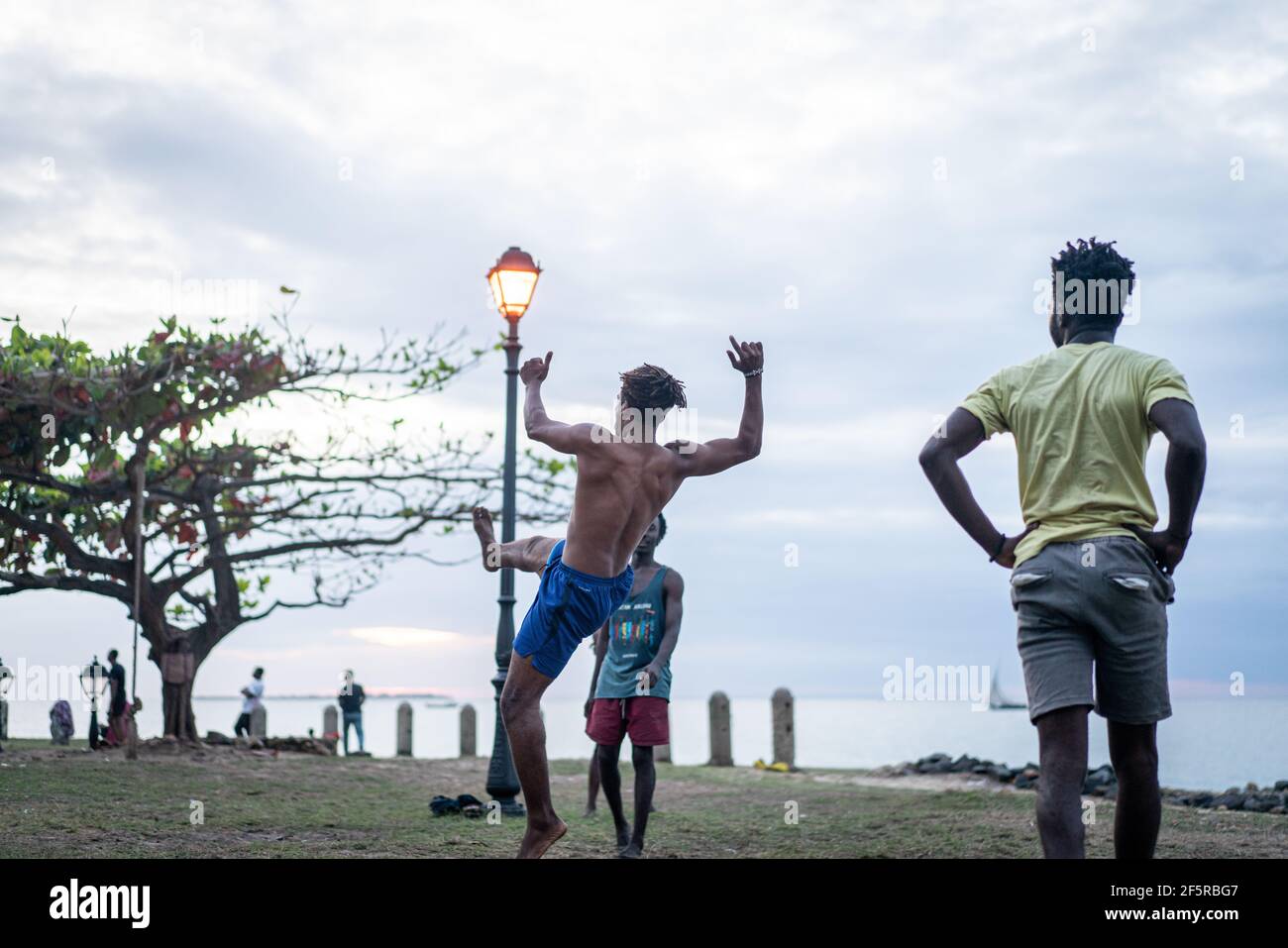 Kickboxing beach hi-res stock photography and images - Alamy
