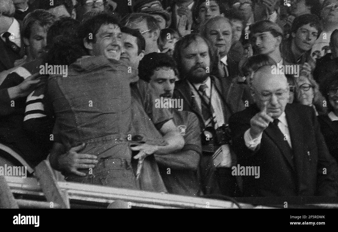 John deacon 1983 hi-res stock photography and images - Alamy