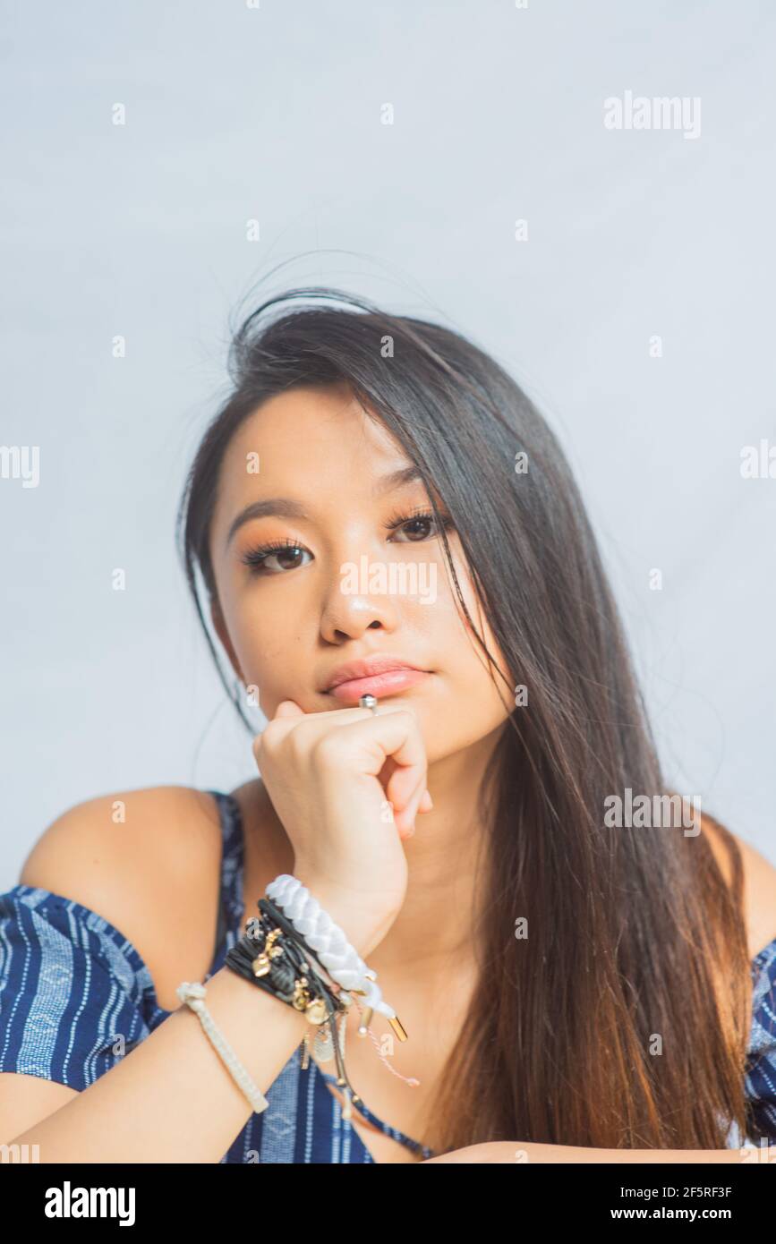 Fashion teenager studio hi-res stock photography and images - Alamy