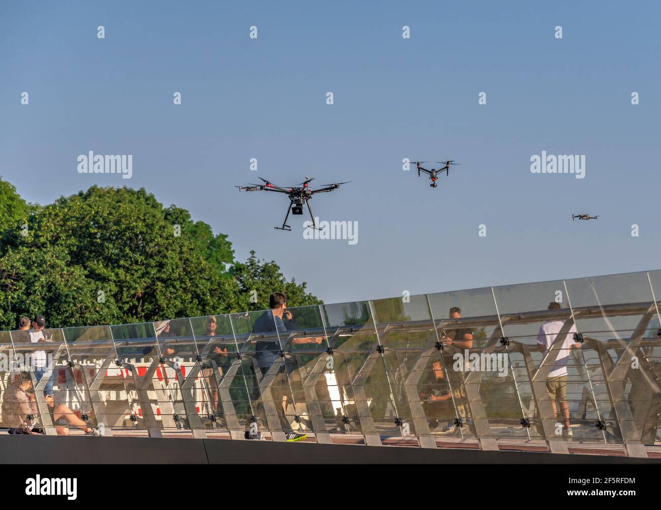 Pedestrian glass bridge in Kyiv, Ukraine Stock Photo - Alamy