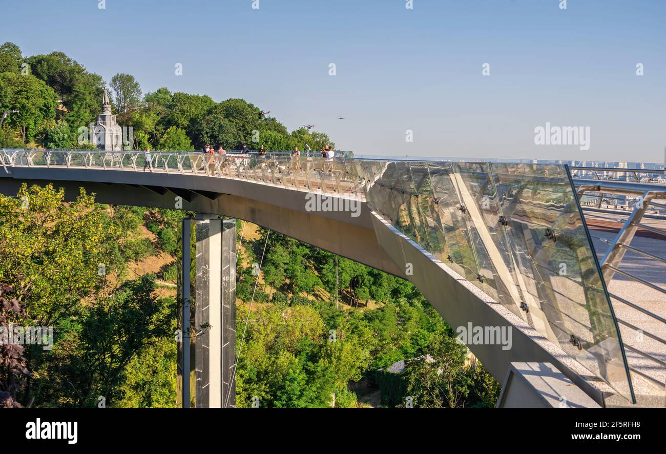 Pedestrian glass bridge in Kyiv, Ukraine Stock Photo - Alamy