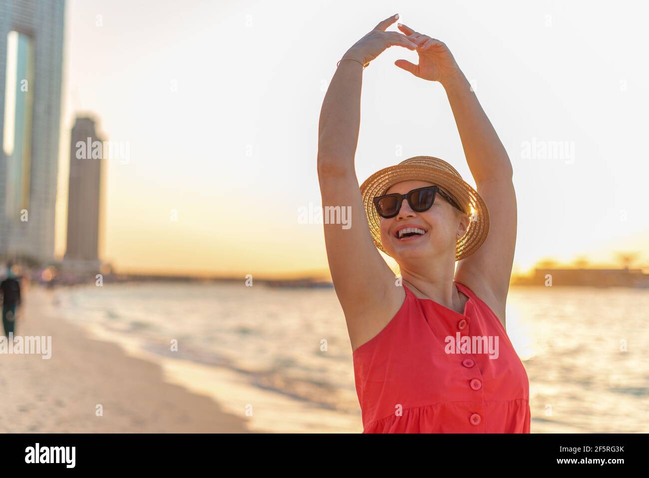 Lady dancing hi-res stock photography and images - Alamy
