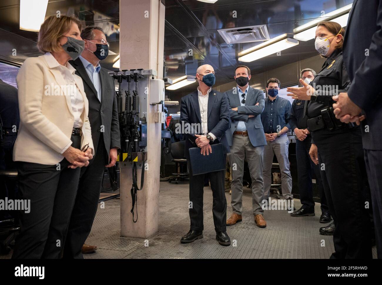 Refugee children mexico texas border hi-res stock photography and ...