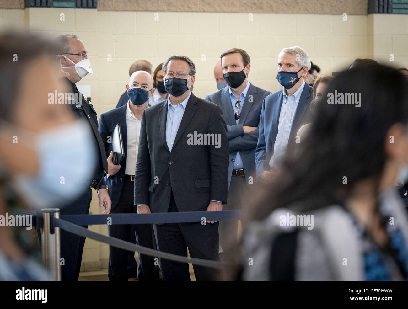 Refugee children mexico texas border hi-res stock photography and ...