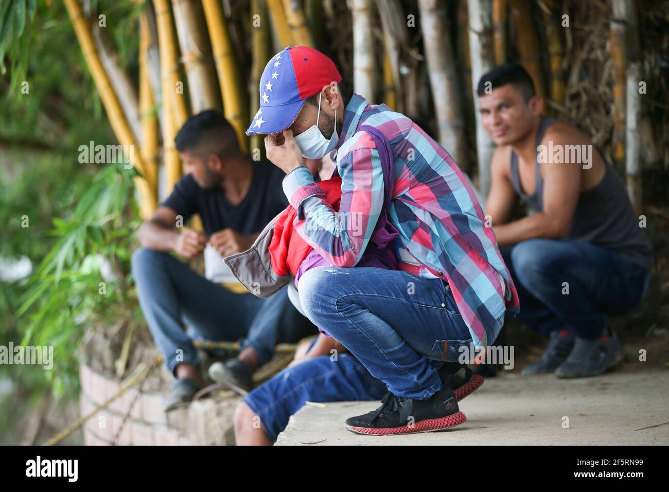 Venezuelan Migration To Colombia High Resolution Stock Photography and ...