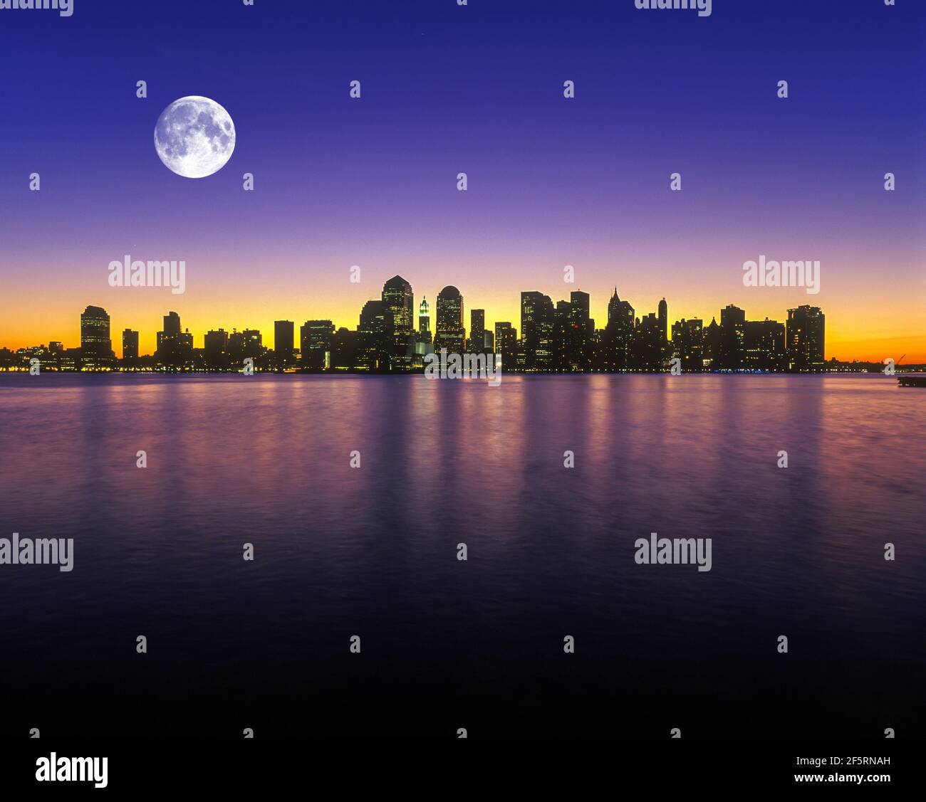 Lower manhattan 2003 hi-res stock photography and images - Alamy