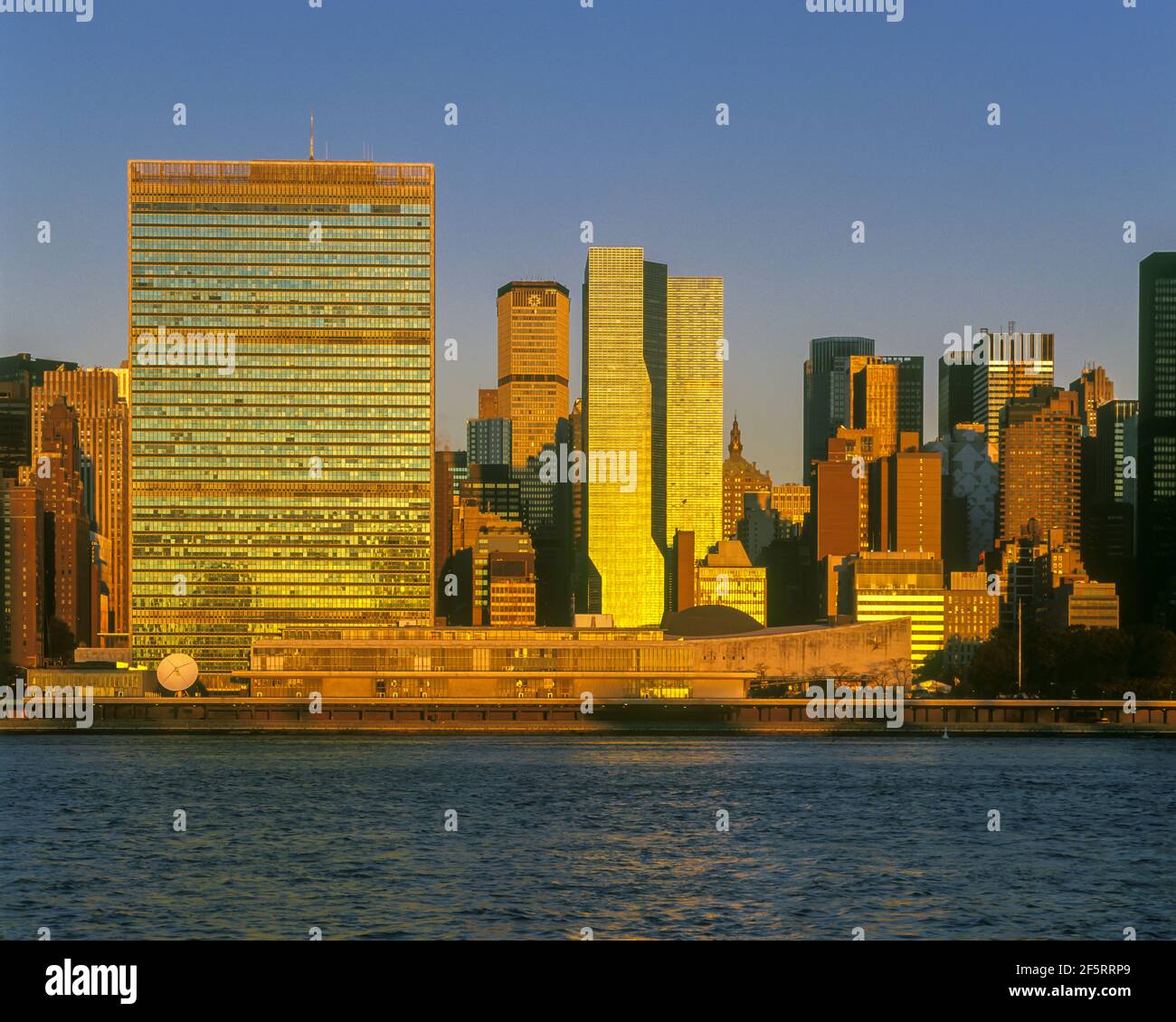 2003 HISTORICAL UNITED NATIONS BUILDING (©OSCAR NIEMEYER 1952) MIDTOWN ...