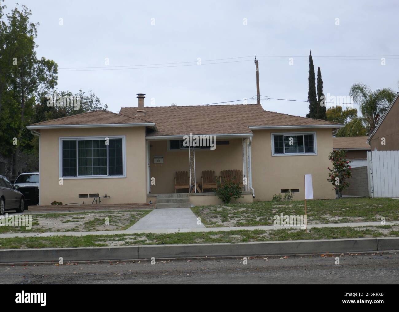 Tim burton house burbank hi-res stock photography and images - Alamy