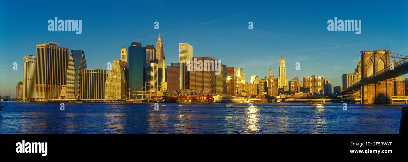 2003 HISTORICAL DOWNTOWN SKYLINE MANHATTAN NEW YORK CITY USA Stock ...