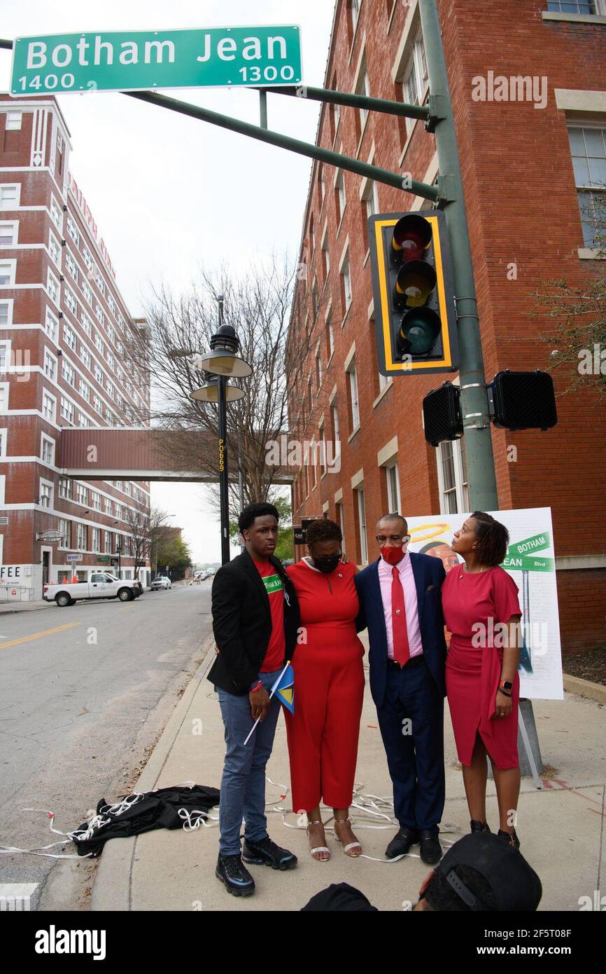 Dallas, TX, USA. 27th Mar, 2021. Alissa Findley looks up at the just ...
