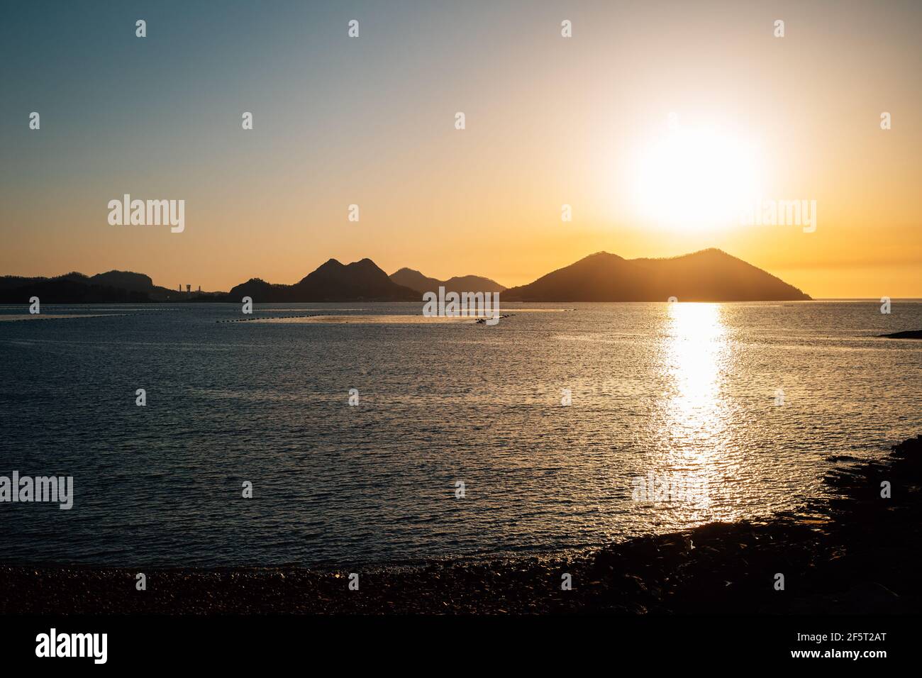 Seonyudo beach sunset hi-res stock photography and images - Alamy