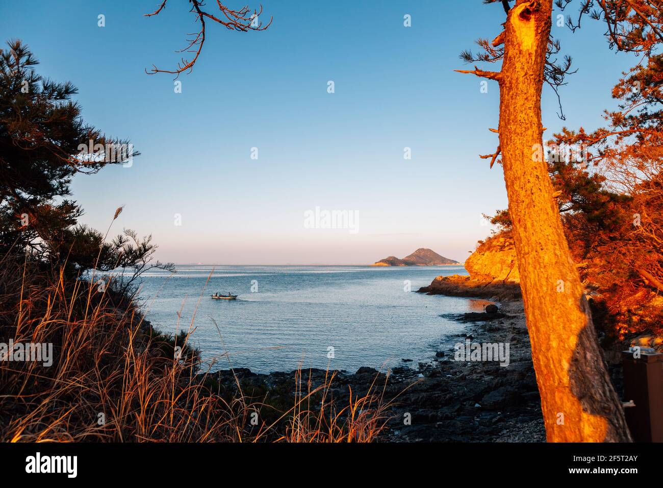 Gogunsan Islands and sunset sea in Gunsan, Korea Stock Photo - Alamy