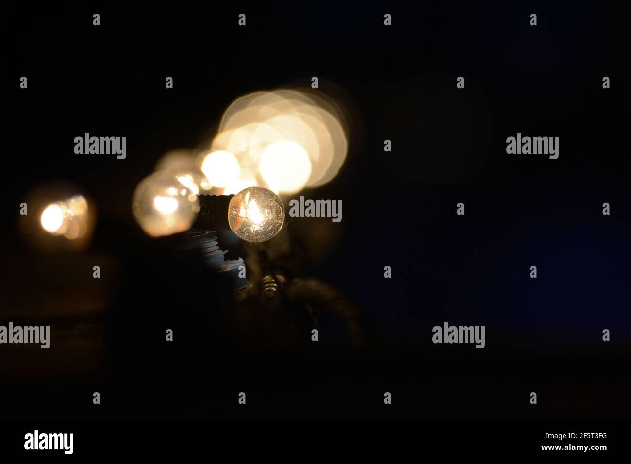 String lights in focus hi-res stock photography and images - Alamy