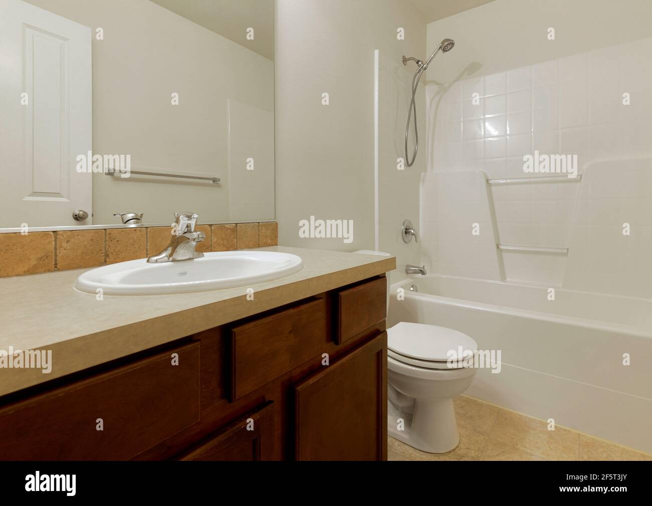 Modern residential bathroom interior Stock Photo - Alamy