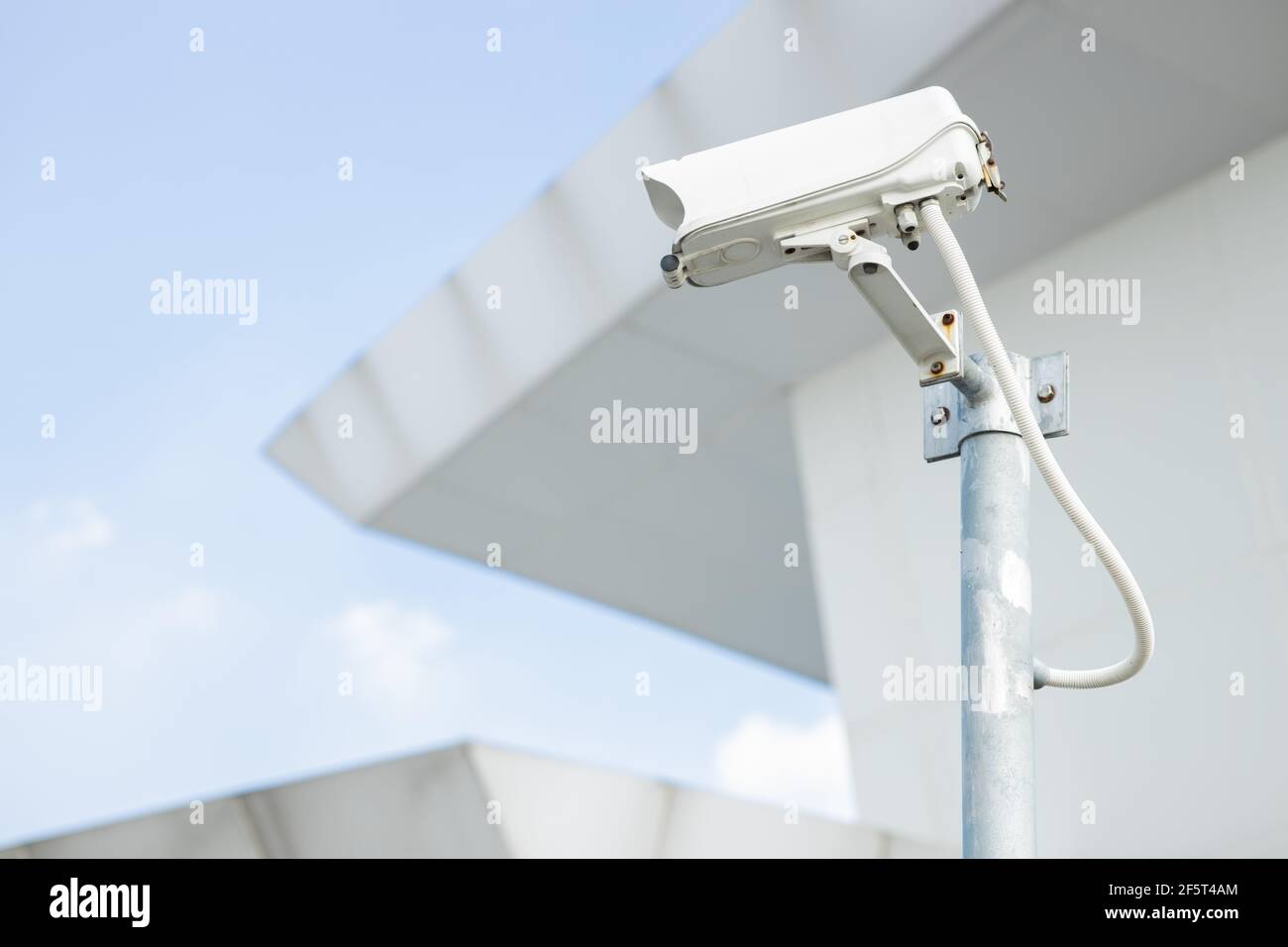 cctv outdoor building security camera Stock Photo - Alamy