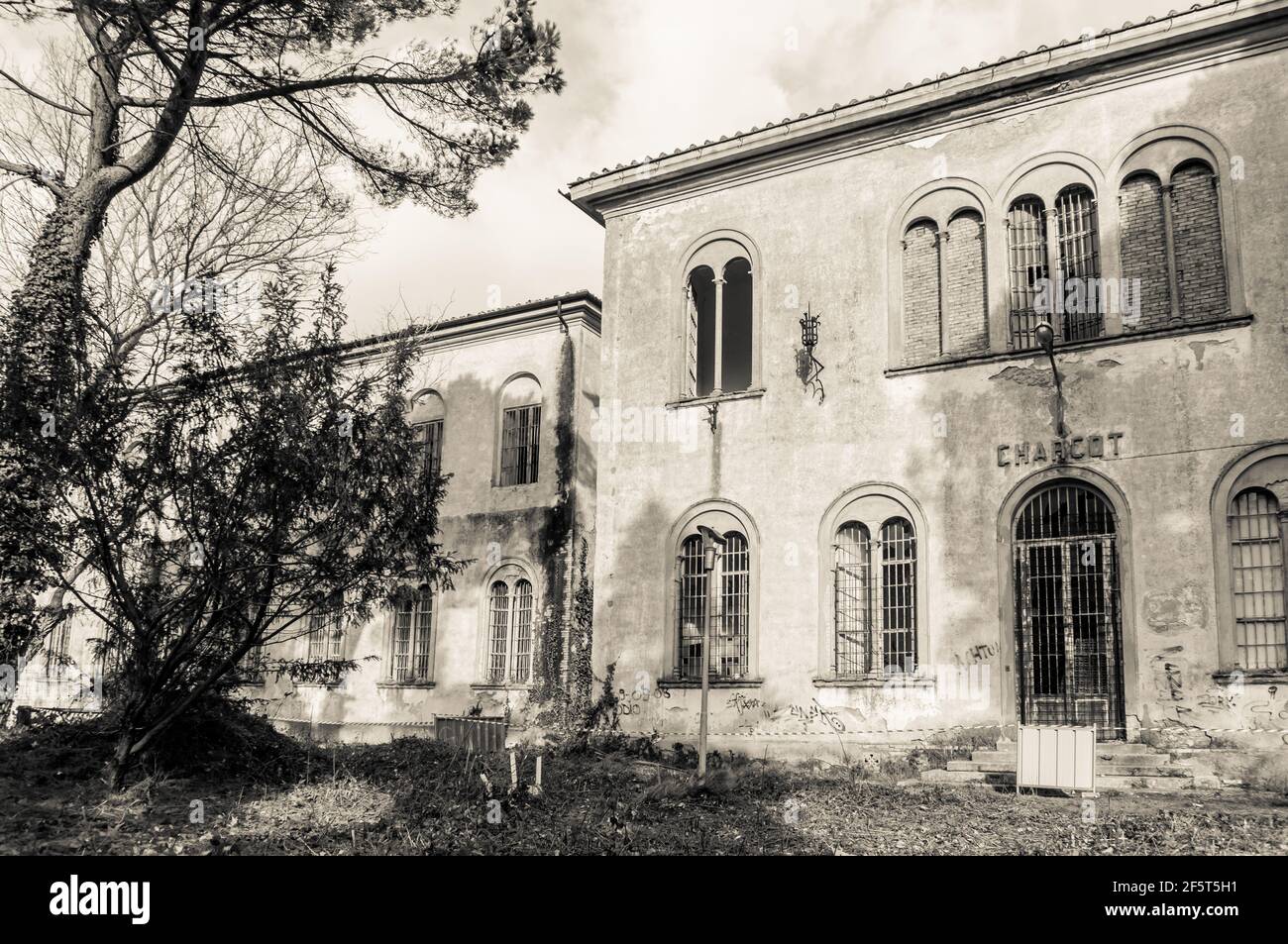 Urbex in an abandoned psychiatric hospital in Italy Stock Photo - Alamy