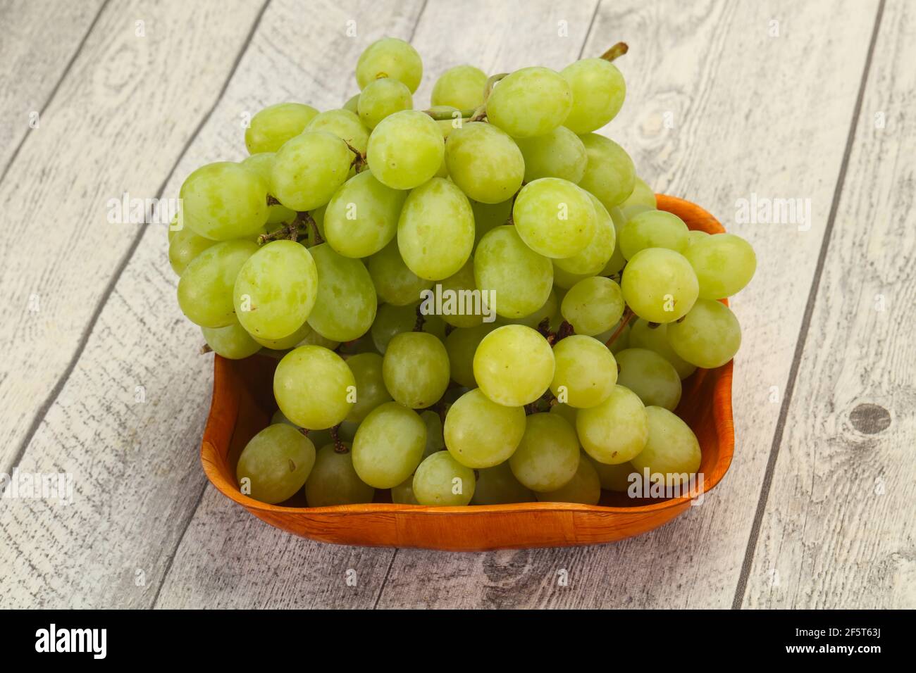 Sweet ripe fresh Green grape branch Stock Photo - Alamy