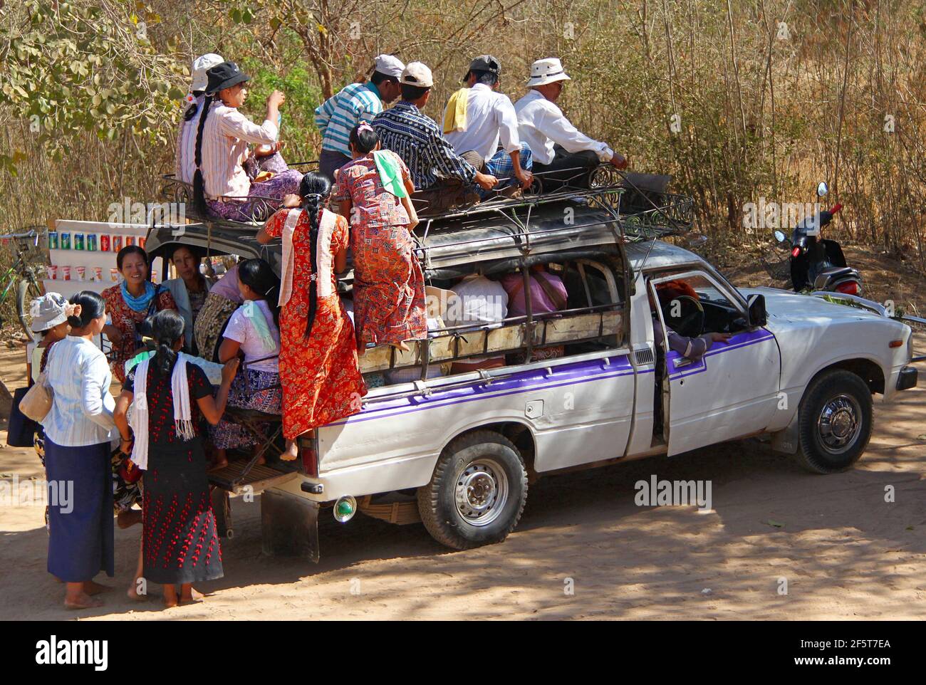 Overloaded taxi hi-res stock photography and images - Alamy