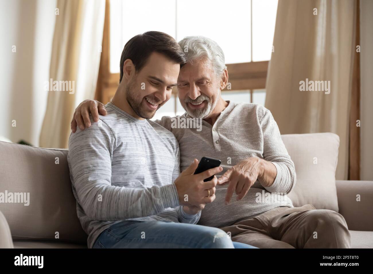 Old cellphone screen hi-res stock photography and images - Alamy