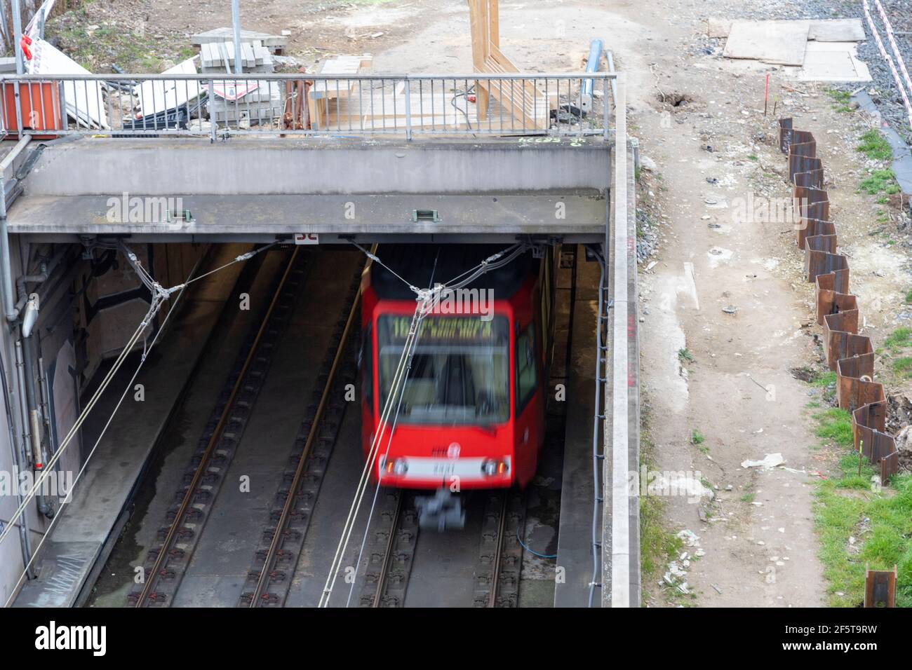 Subway train tunnel hi-res stock photography and images - Alamy