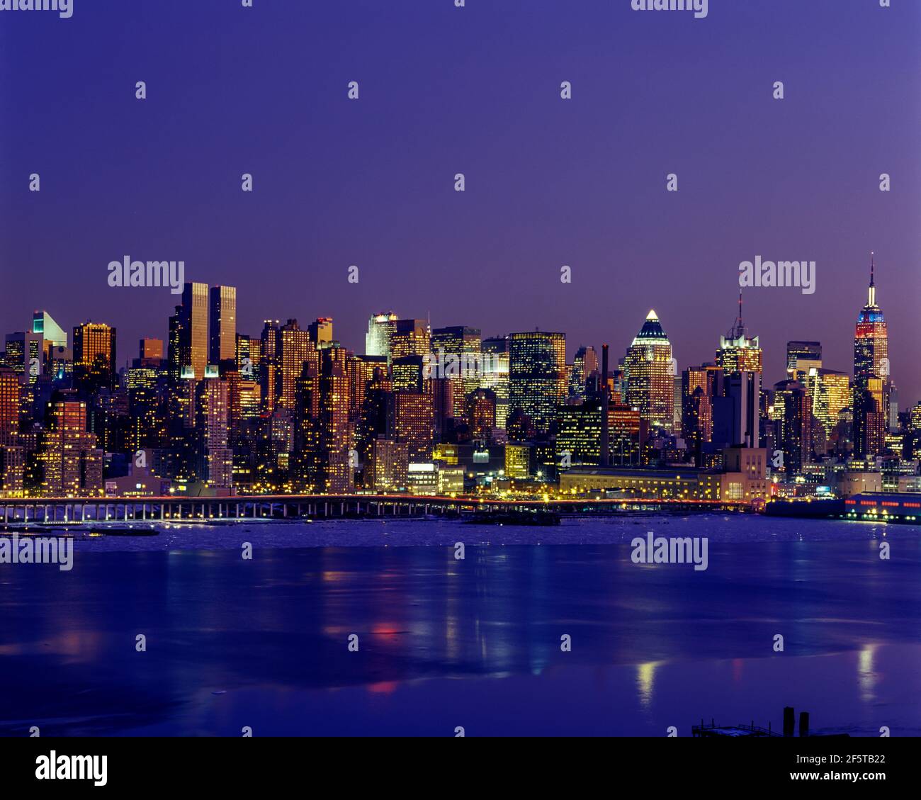 2004 HISTORICAL MIDTOWN SKYLINE HUDSON RIVER MANHATTAN NEW YORK CITY ...