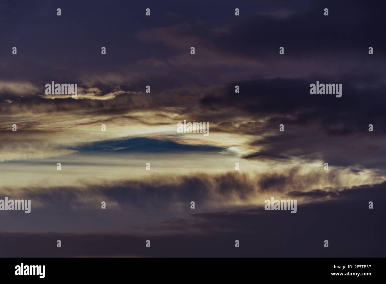 Patchy cloud hi-res stock photography and images - Alamy