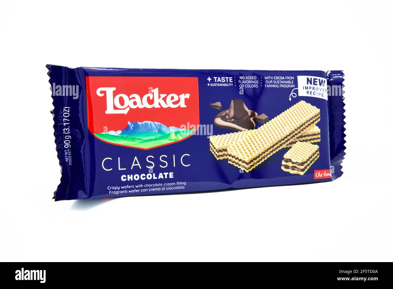 Loacker Cremkakao Chocolate Wafer Stock Photo - Alamy