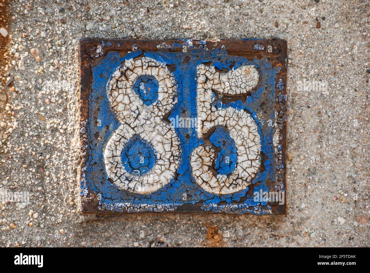 Plate number 85 hi-res stock photography and images - Alamy