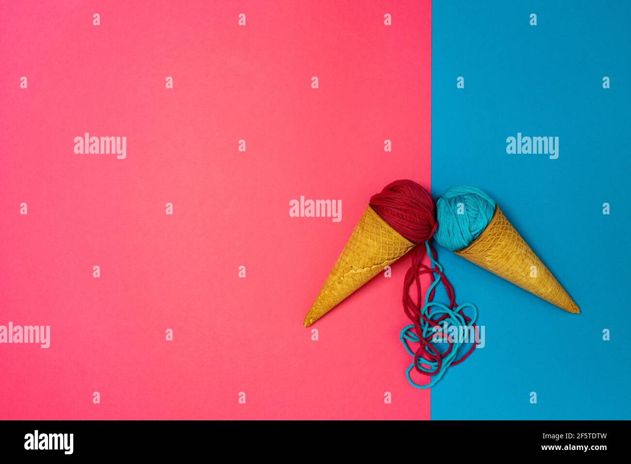 Two balls ice cream cone hi-res stock photography and images - Alamy