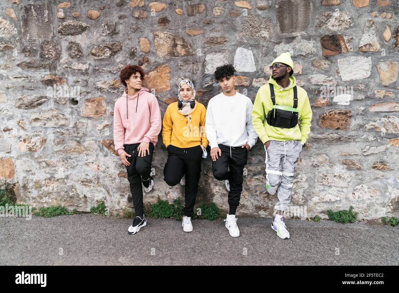 Youth culture street cool group hi-res stock photography and images - Alamy