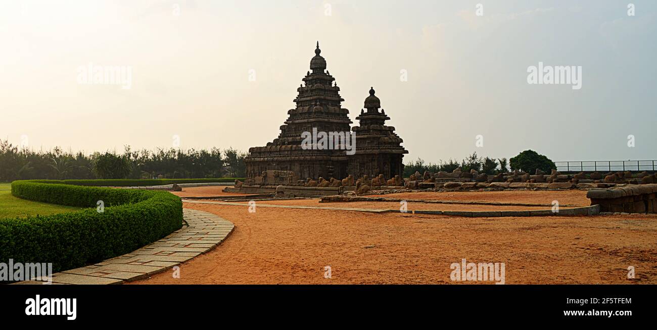 Mamallapuram, Shore temple Stock Photo - Alamy