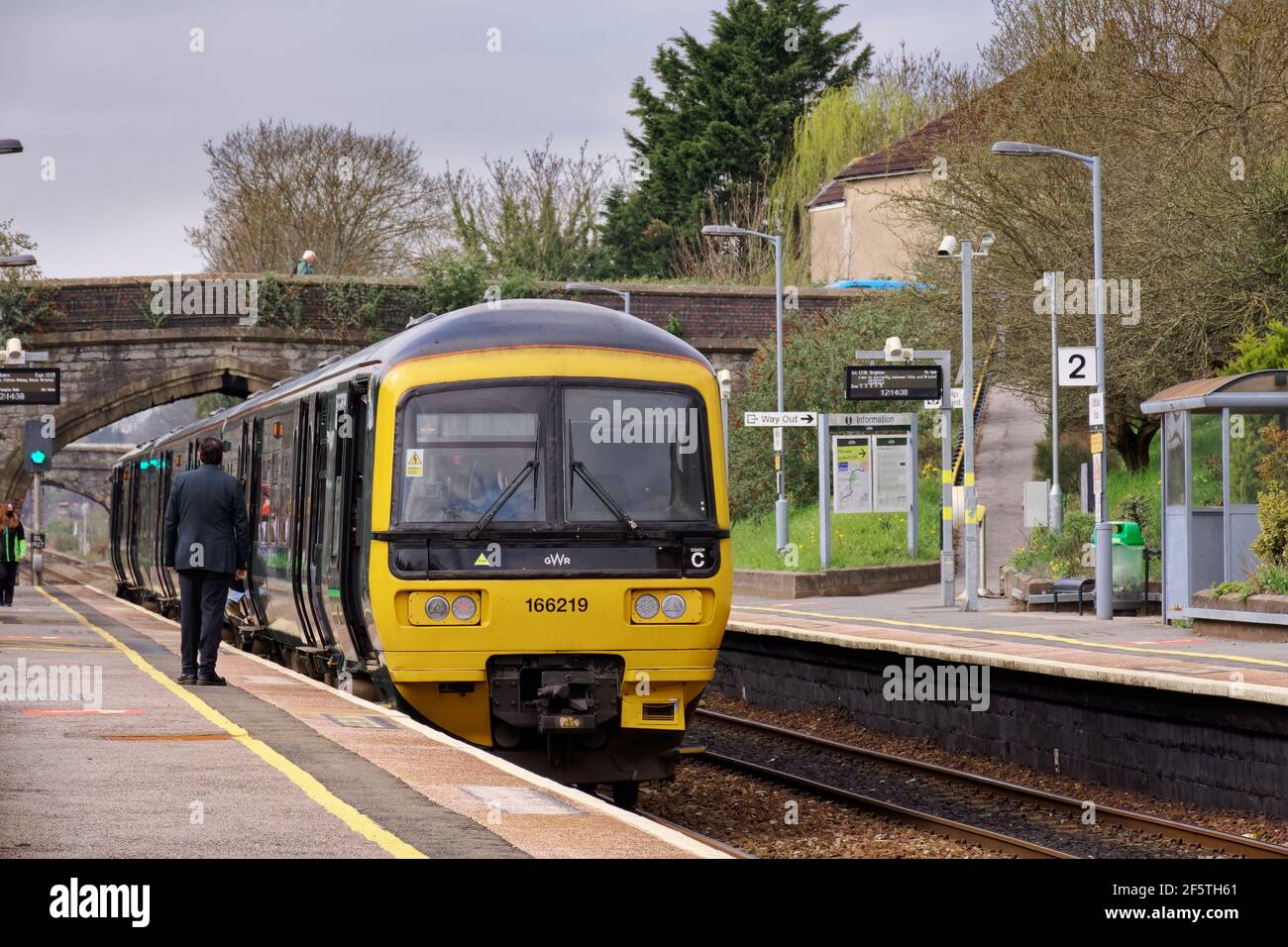 GWR sprinter V94 0859 Brighton to Great Malvern 22nd March stopped at ...