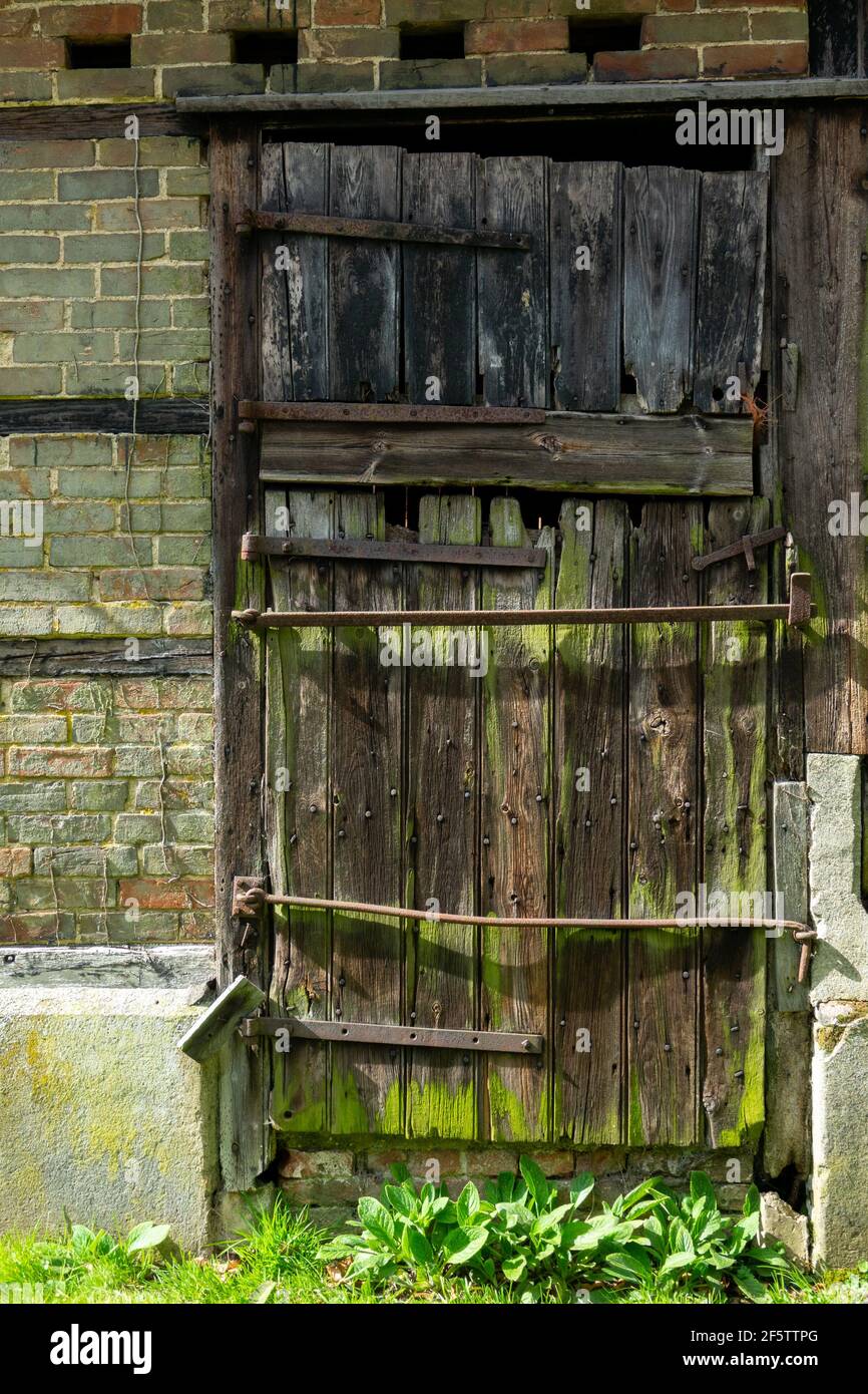 Old Barn door Stock Photo - Alamy