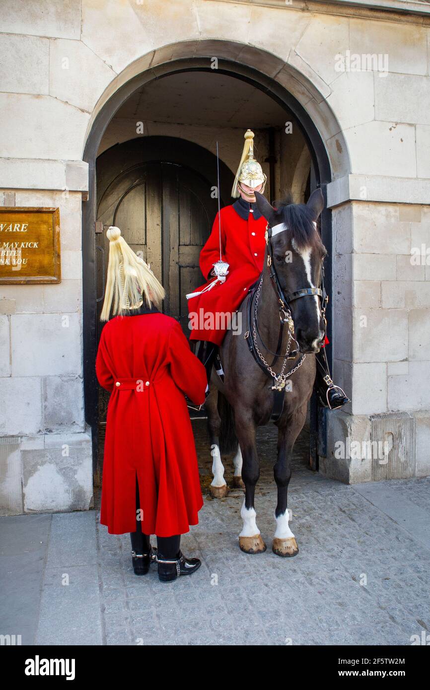 England royal guard british army uniform hi-res stock photography and images - Alamy