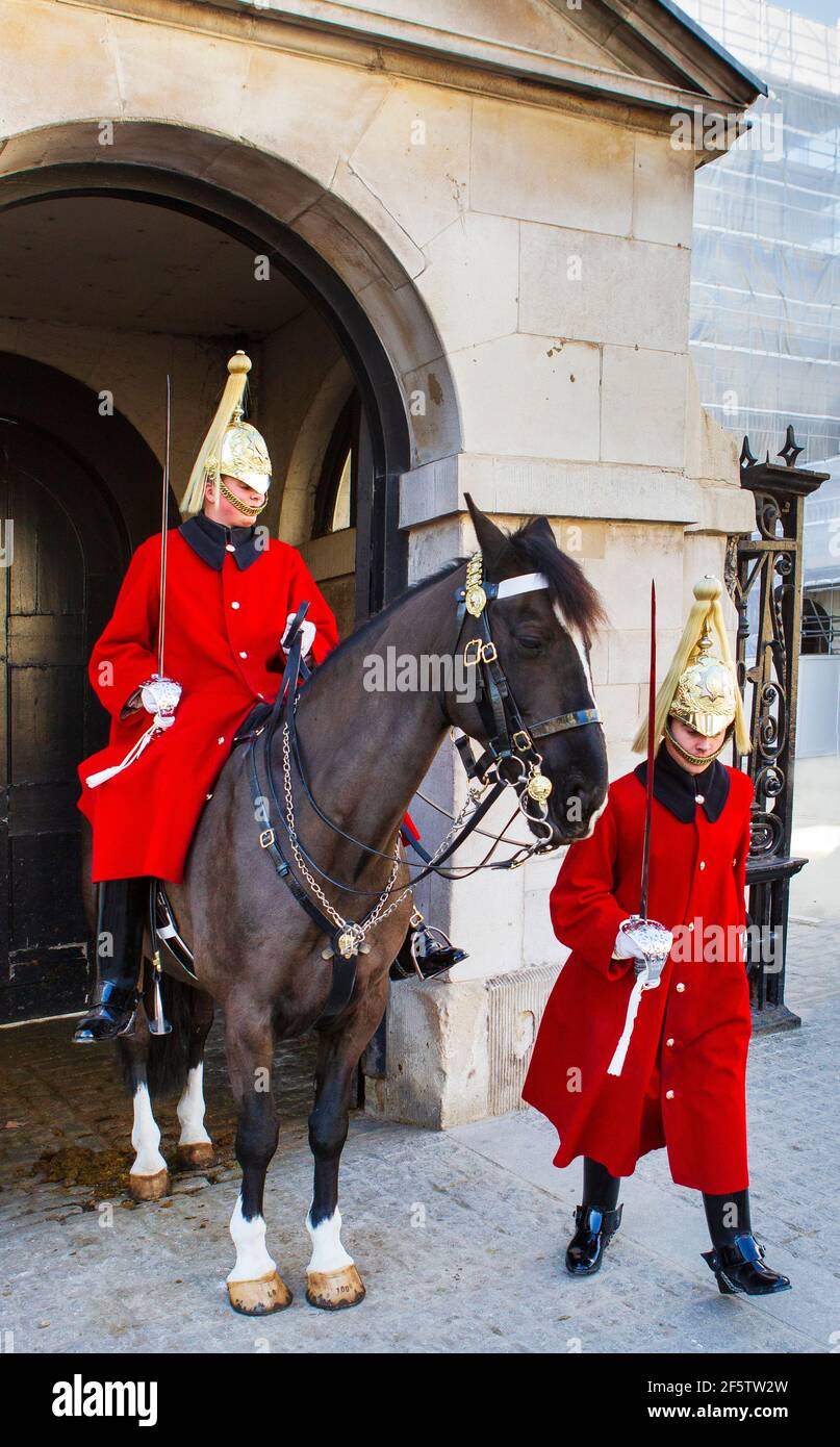 England royal guard british army uniform hi-res stock photography and images - Alamy
