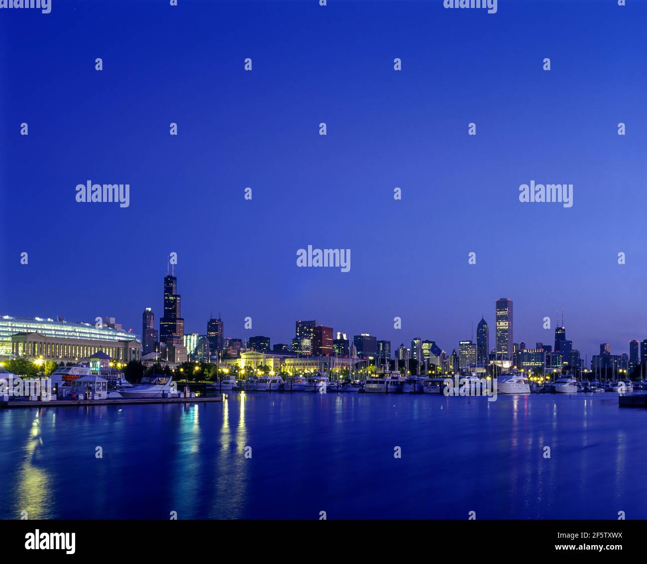 Burnham park harbor hi-res stock photography and images - Alamy