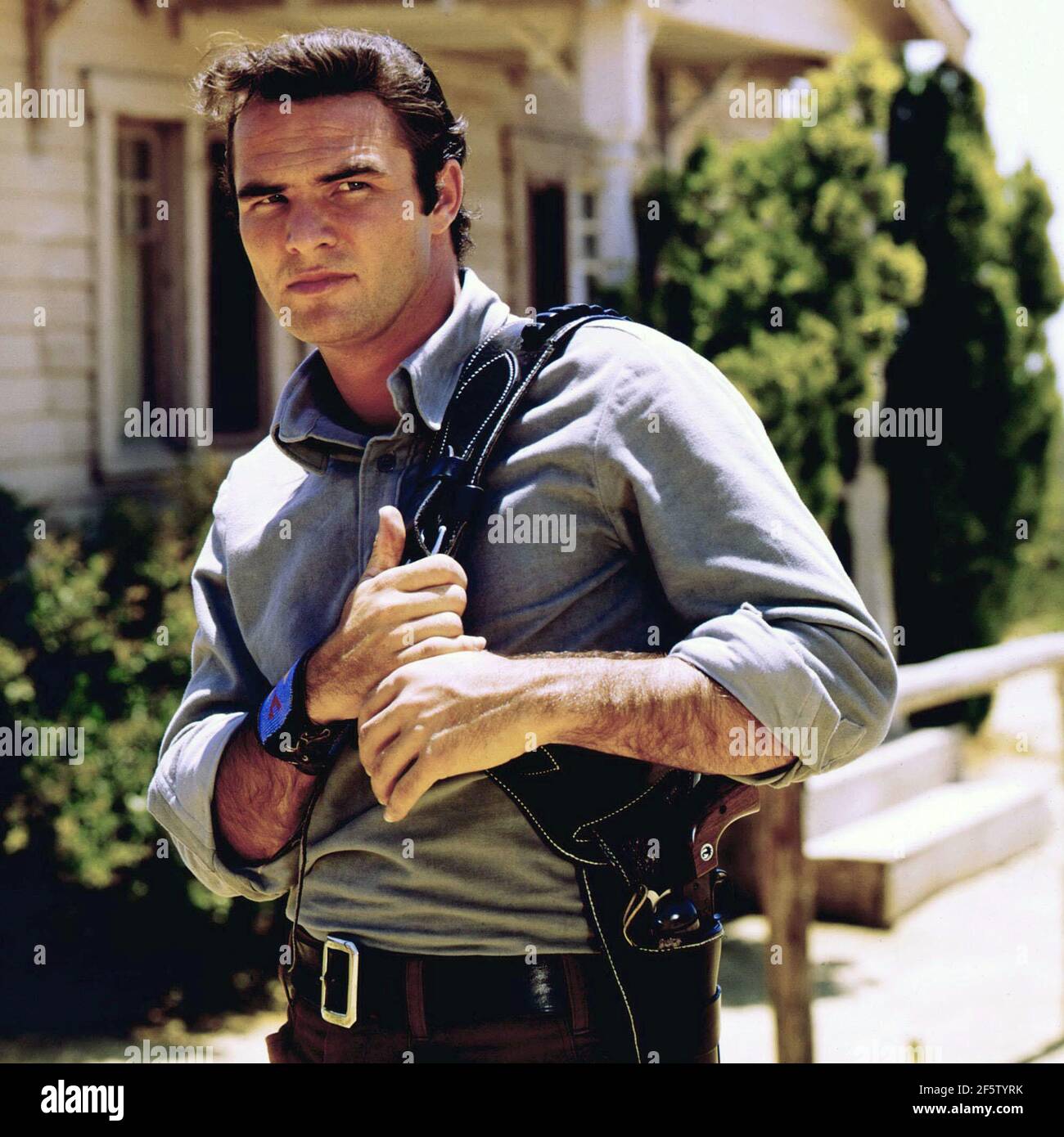 Gunsmoke 1955 hi-res stock photography and images - Alamy