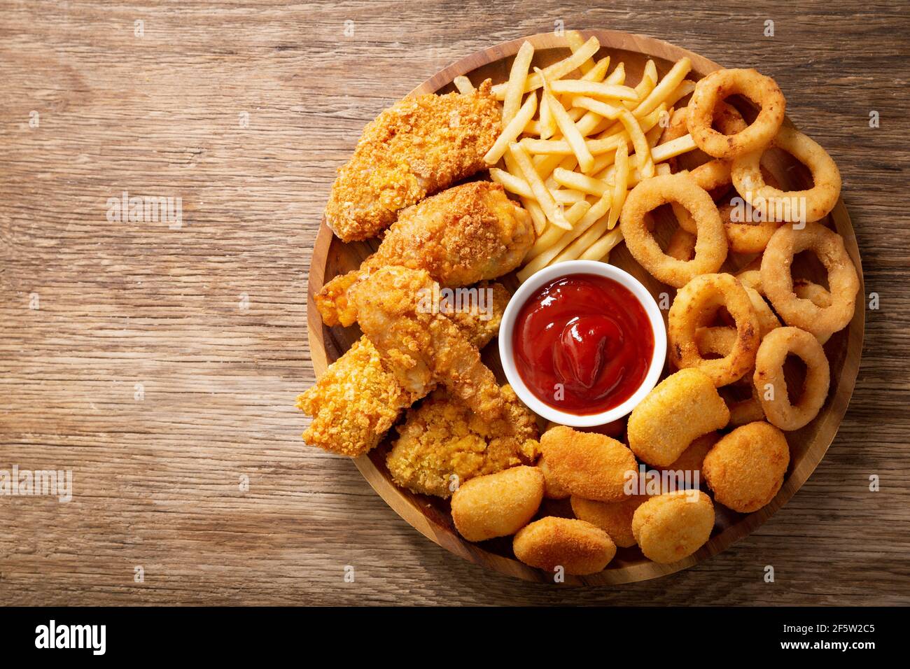 Breaded onion rings top view hi-res stock photography and images - Alamy