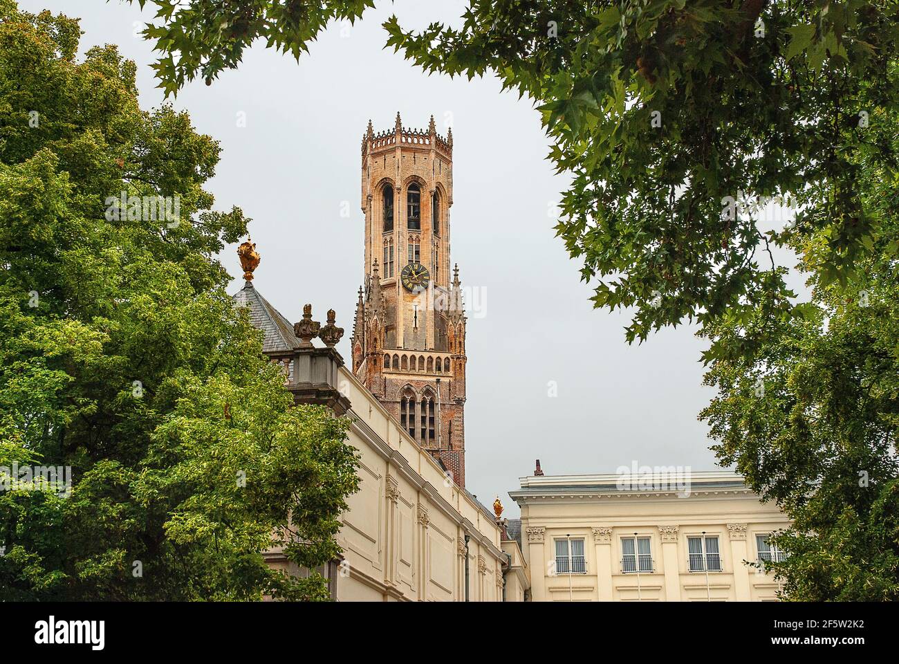 Gothic parapet hi-res stock photography and images - Alamy