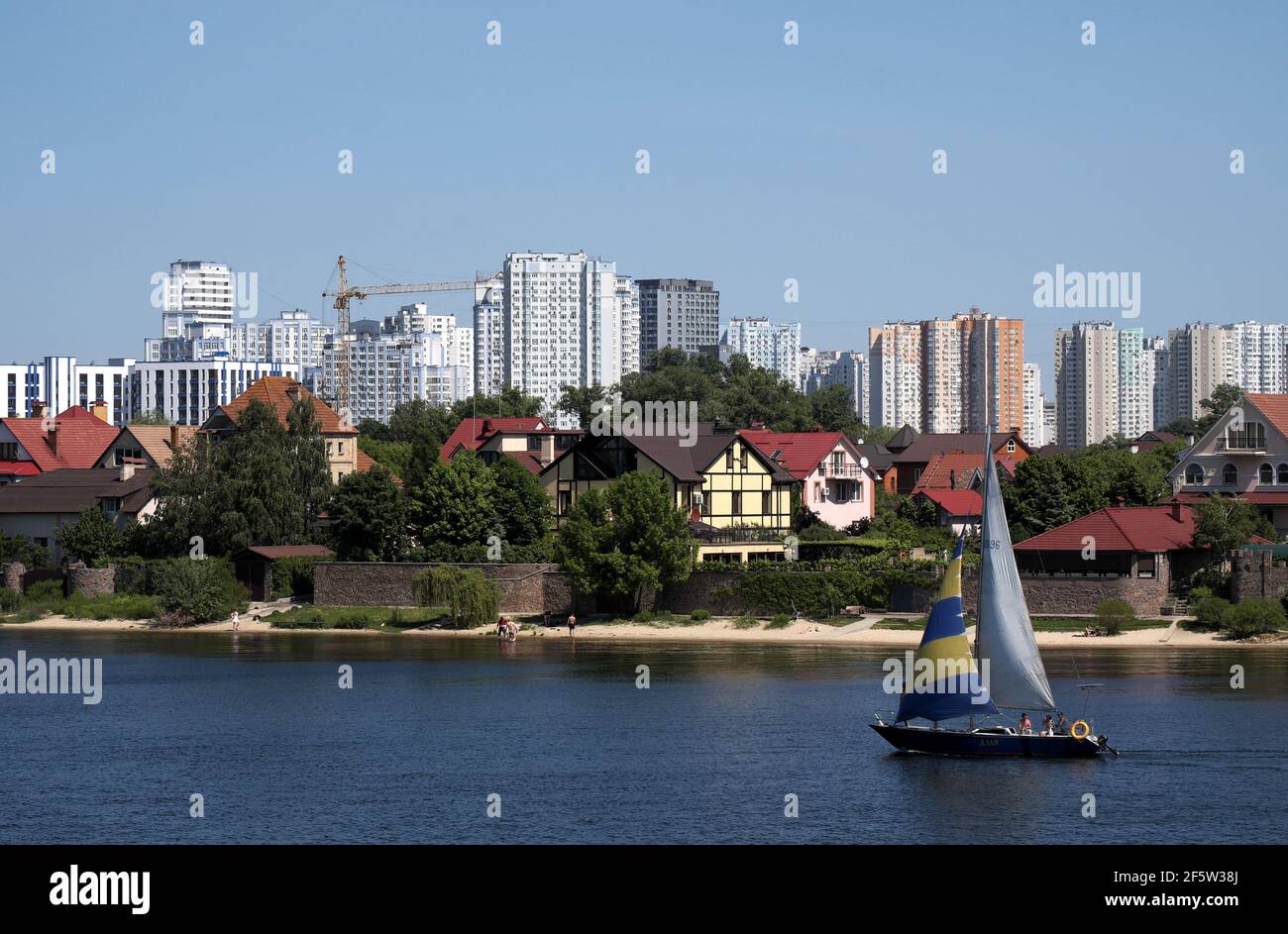 Modern tower blocks hi-res stock photography and images - Alamy