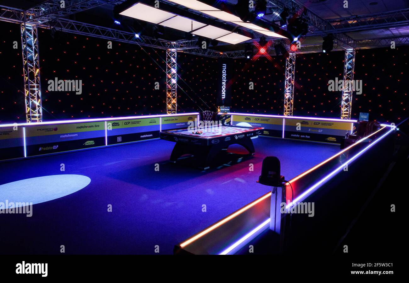 English pool table hi-res stock photography and images - Alamy