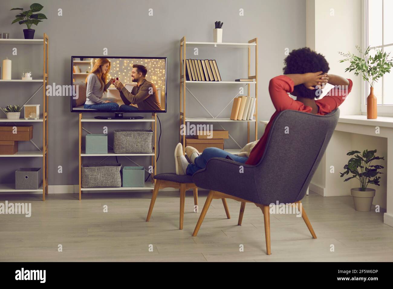 Black tv in living room hi-res stock photography and images - Alamy