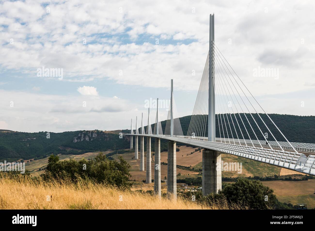 Motorway bridge over the Tarn, Millau viaduct, built by Michel ...